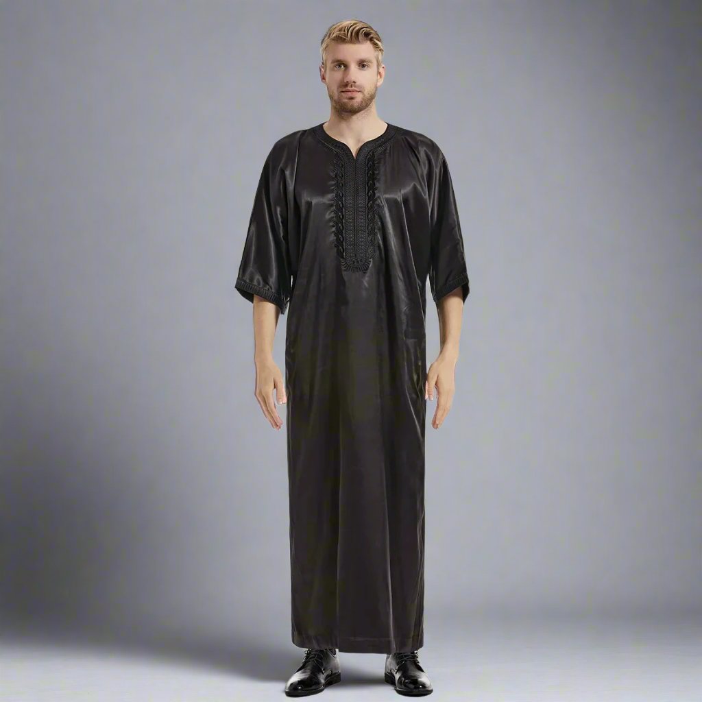 Elegant Men's Thobe with Embroidered Detail – Black – Mystic Modesty